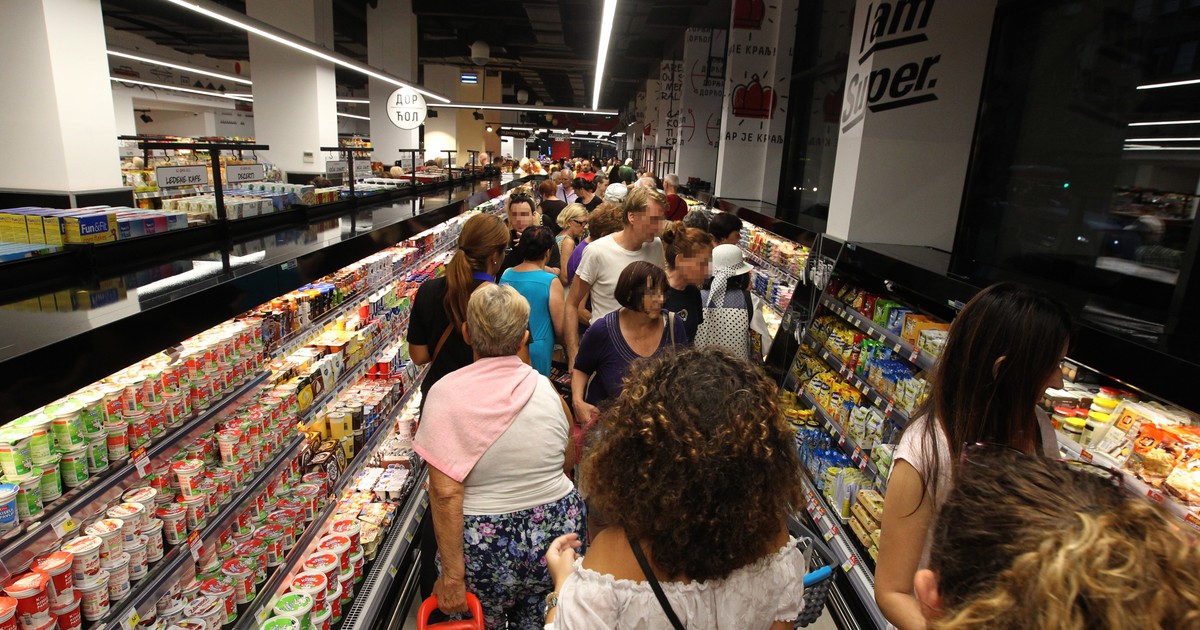 Radnica u marketu u Šapcu ostala zarobljena u hladnjači: "Bilo je sve ...