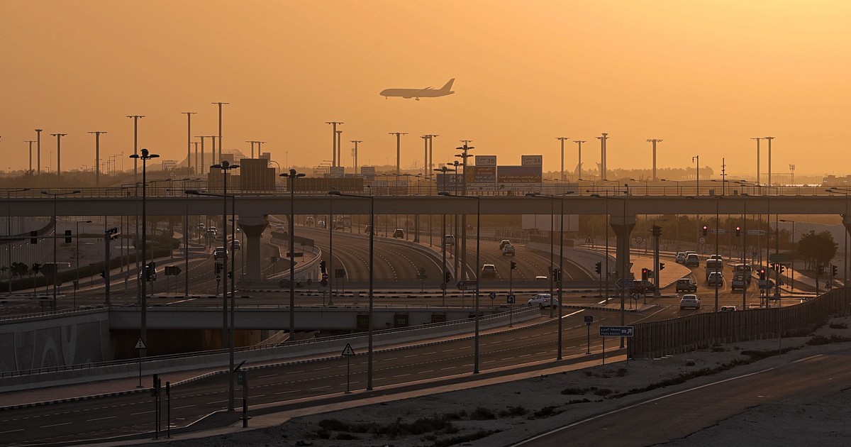 15-hour flights to nowhere and over 160 diversions: How Iran's strike ...