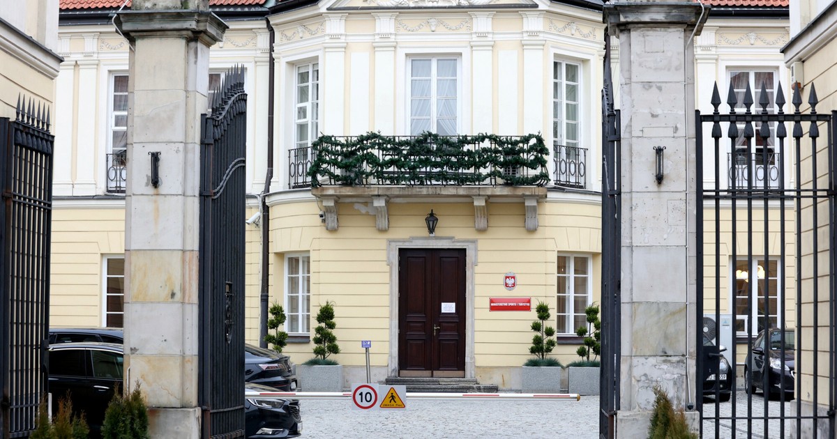 Akcja CBA w dwóch resortach. Funkcjonariusze zabezpieczają dokumenty