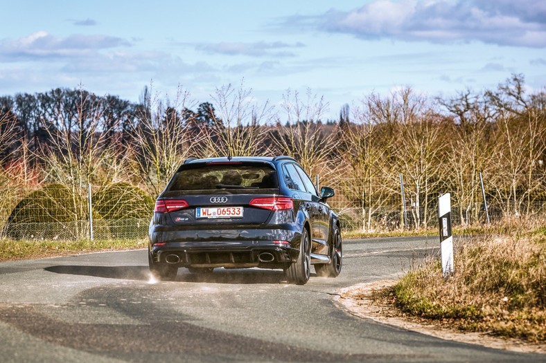 Używane Audi RS3: Hot-hatch, który zaskakuje nie tylko swoim wyglądem