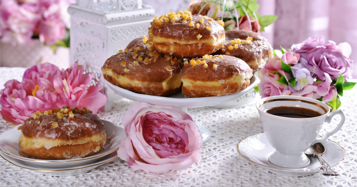 Tłusty czwartek. Trzy przepisy na domowe pączki. Są pyszne!