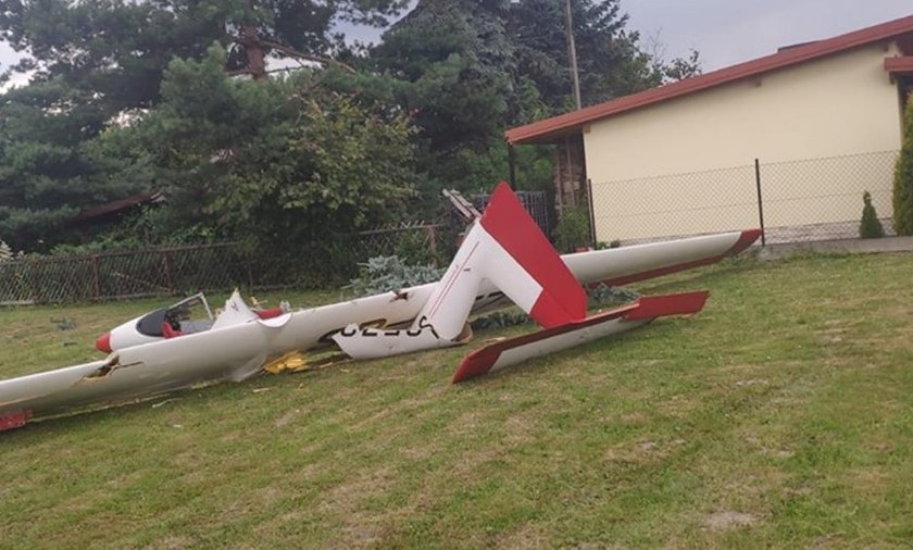 Wypadek szybowca w Krośnie, ranny pilot Wypadek szybowca w Krośnie, ranny pilot