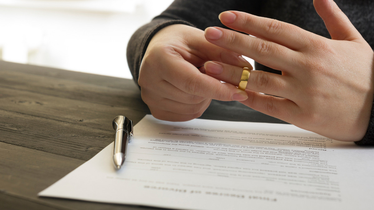 Wręczył jej papiery rozwodowe w walentynki. Zapamięta ten dzień na ...