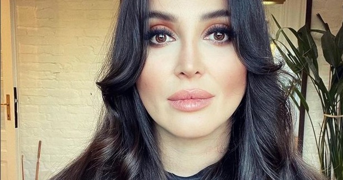 Ewelina Ślotała napisała książkę o przemocy: twoje usta obklejone są ...
