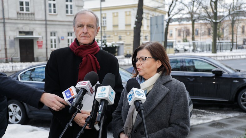 Kontrola poselska w KPRM. Minister prowadził "zupełnie nieformalne ...