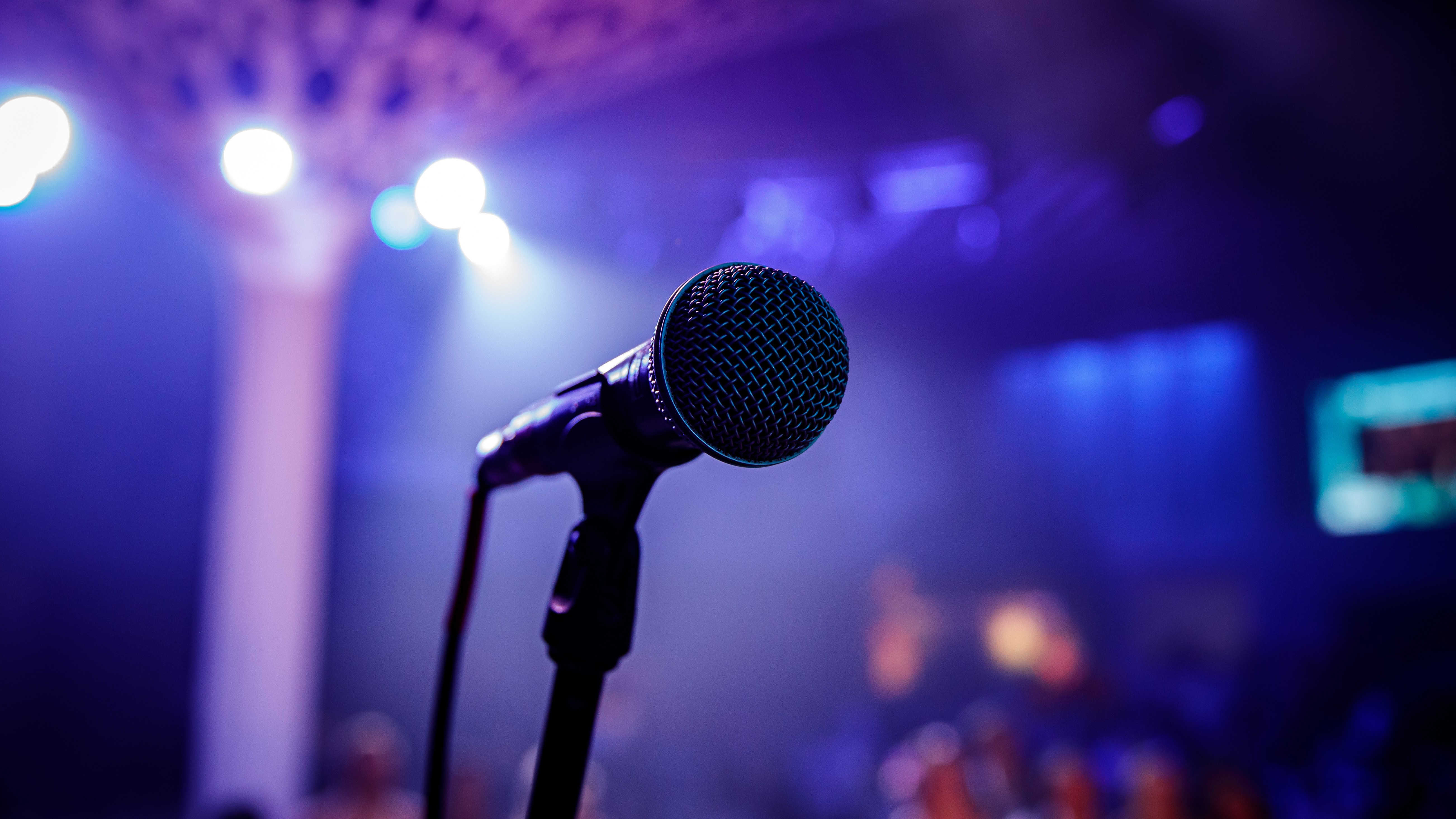 Hát erről szól a legendás magyar sláger vitatott sora! Közel 20 év után ...