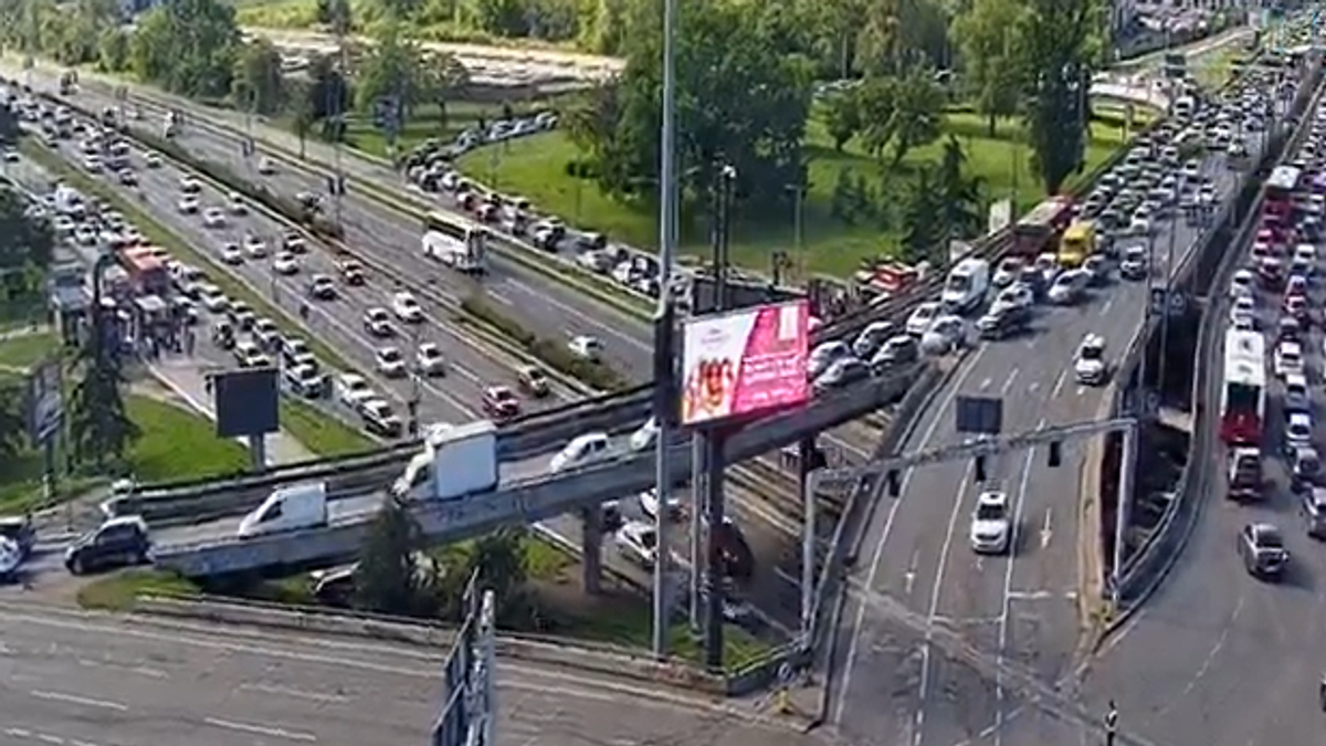 (Mape, foto): Moto-put krcat, gužve na mostovima Vozila mile, došlo i ...