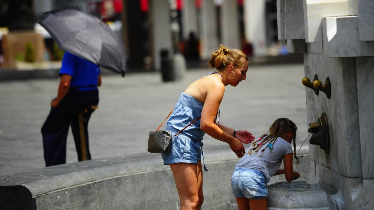 Sutra bez vode delovi Vračara - Blic