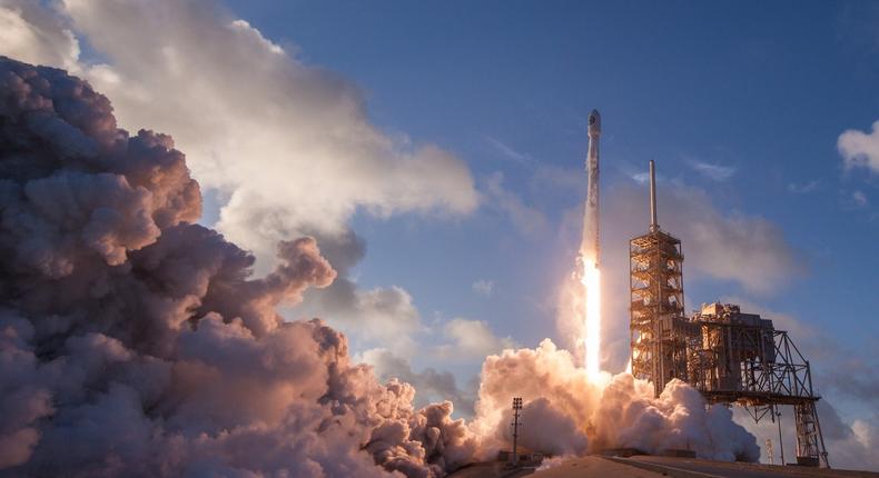 Elon Musk spent $1 billion developing SpaceX's reusable rockets — here ...
