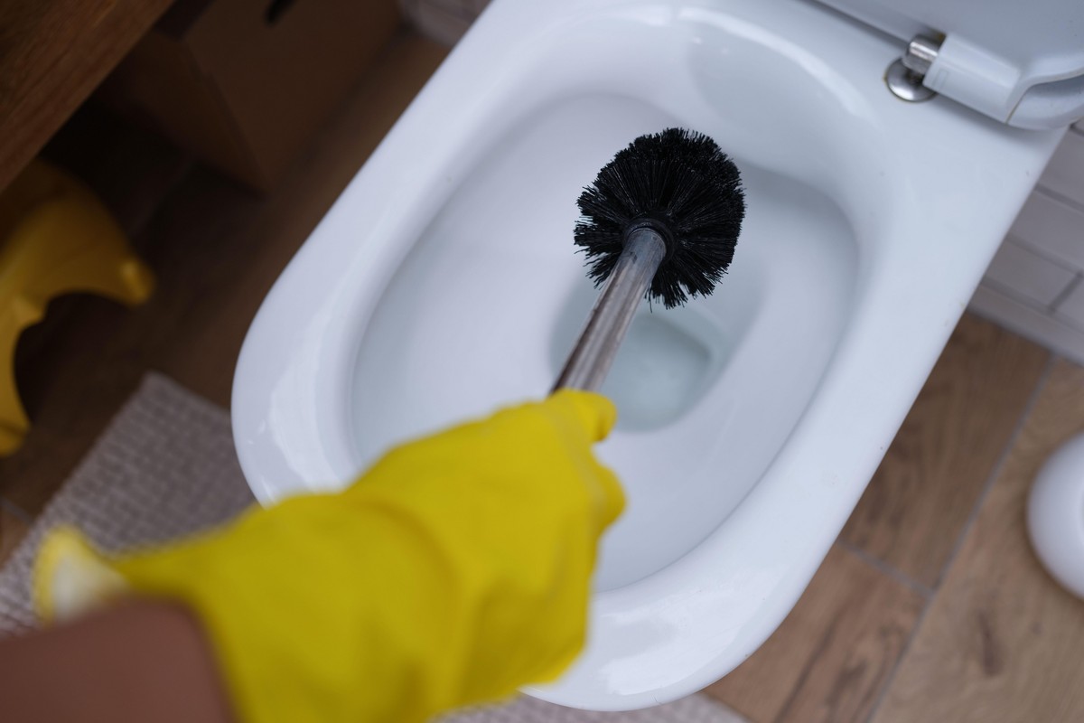 Sipala 50 grama ovog praha u wc šolju i ujutru je sav kamenac nestao ...