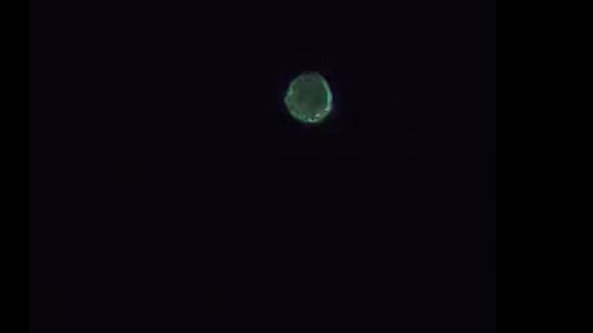 Misteriozna pojava iznad Krka zbunila građane: Svetla treperila i nestajala na nebu iznad grada ...