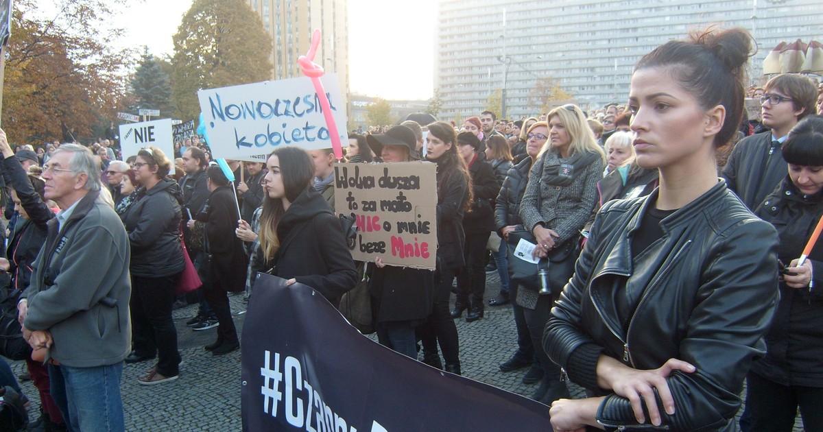 "Godność, wolność, prawa kobiet". "Czarny protest" w Katowicach ...