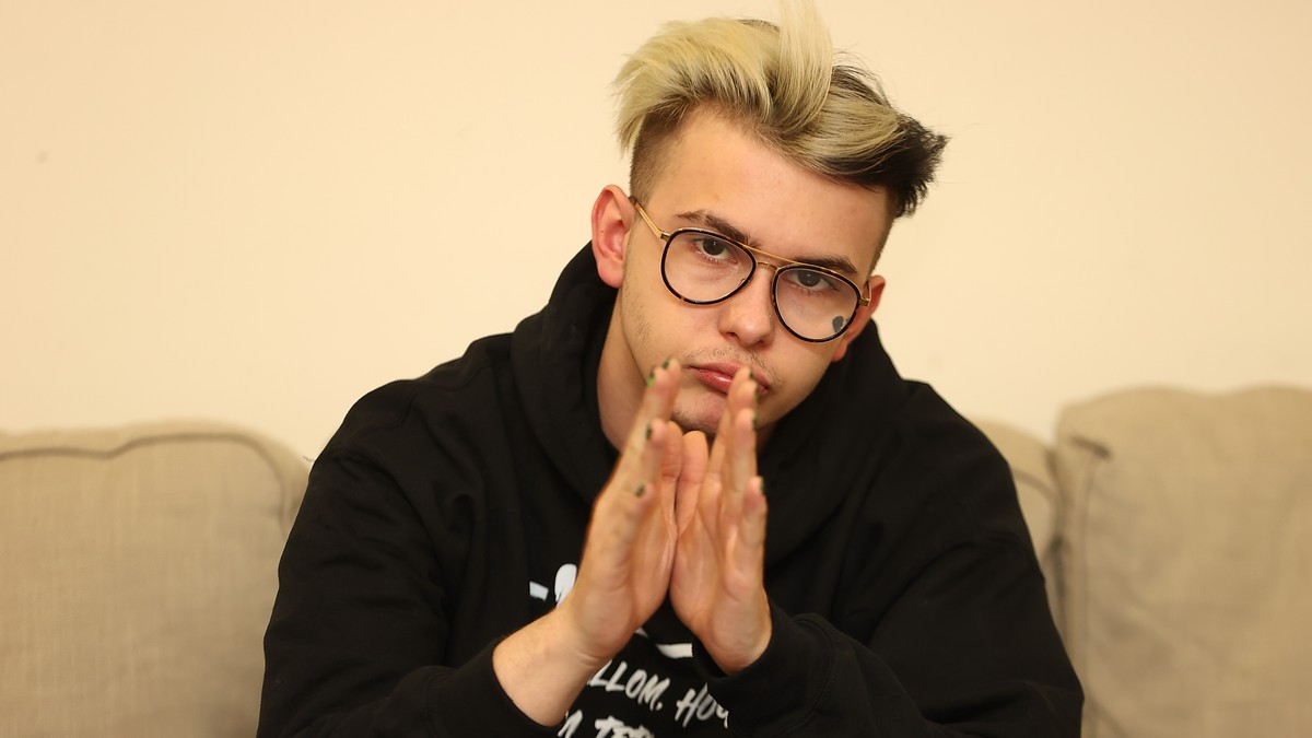 Alee szerelmes, íme, ő a fiatal rapper barátnője fotók - Blikk