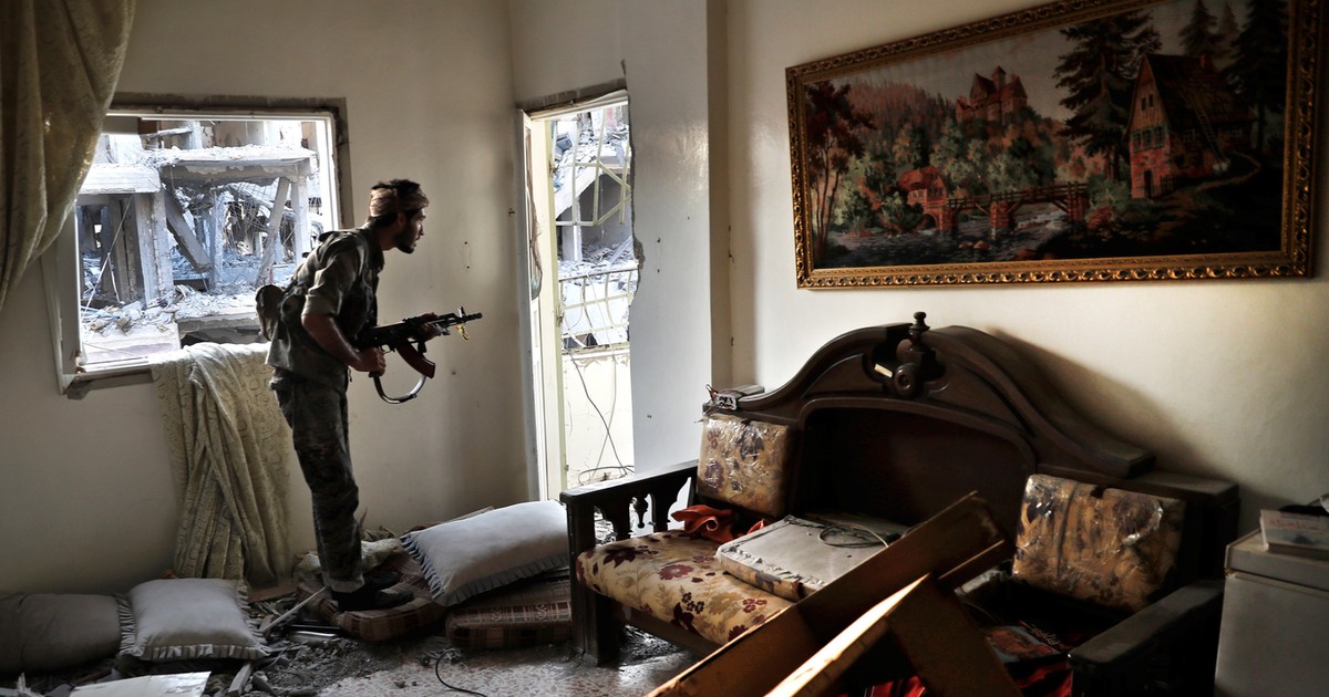 US-backed forces have retaken half of Raqqa from ISIS — Here's what the ...