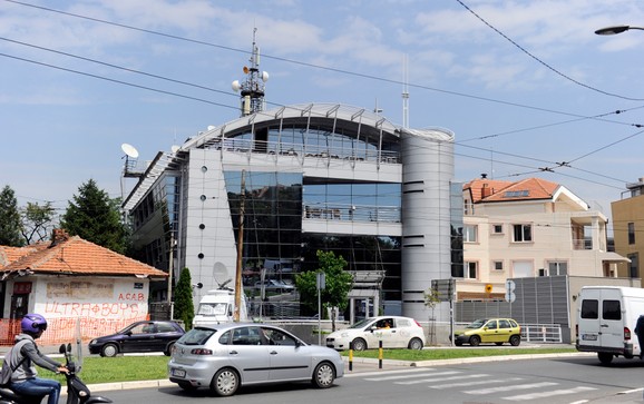 TV Pink je NAJGLEDANIJA TELEVIZIJA U SRBIJI, od čega je 11 sati gledanija od SVIH OSTALIH ...