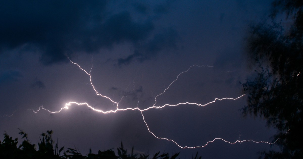 Piorun uderzył w łódkę w USA. Dwóch nastolatków straciło życie - Wiadomości