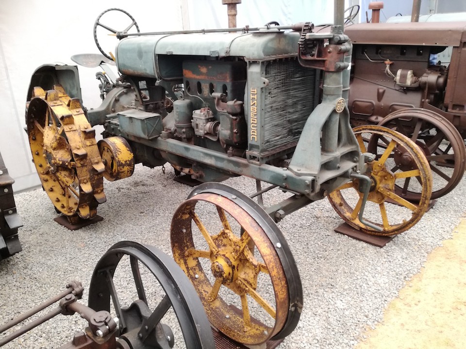 Zabytkowe traktory w muzeum na Litwie
