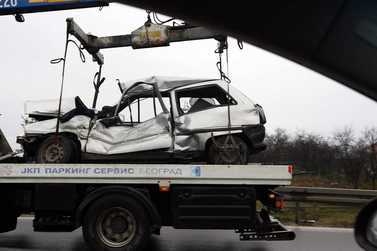 Jedna osoba nastradala, četiri povređene u udesu kod Novog Sada - Blic