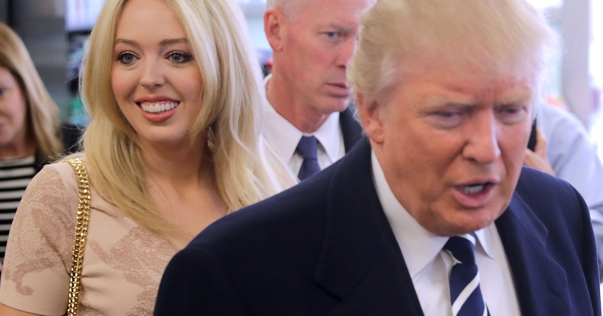 Najmłodsza córka Trumpa wyszła za mąż. Tak się zachowywał były ...