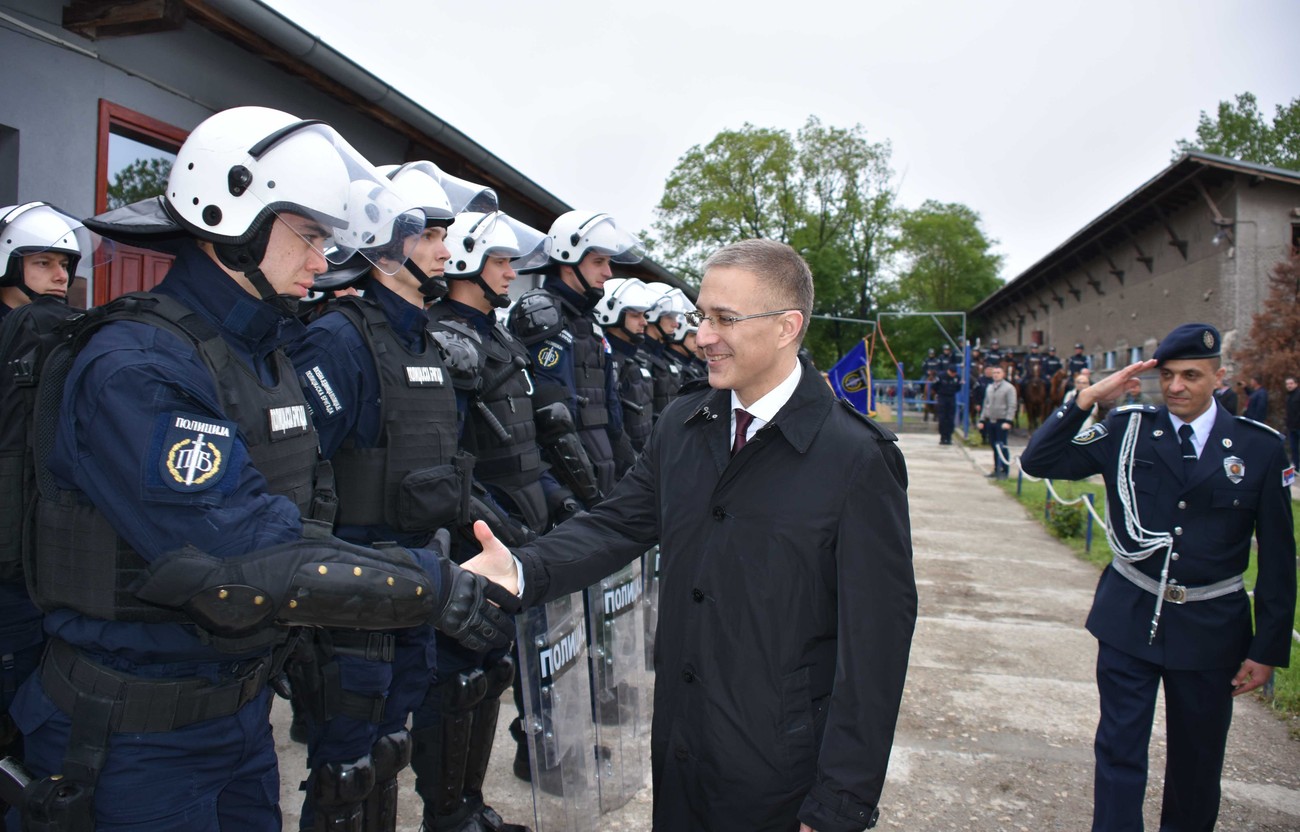 Stefanović: Policijska brigada - garant bezbednosti Srbije (VIDEO) - Blic