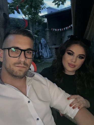 Vége: szakított 10 évvel idősebb párjával a TV2 sztárja - Blikk