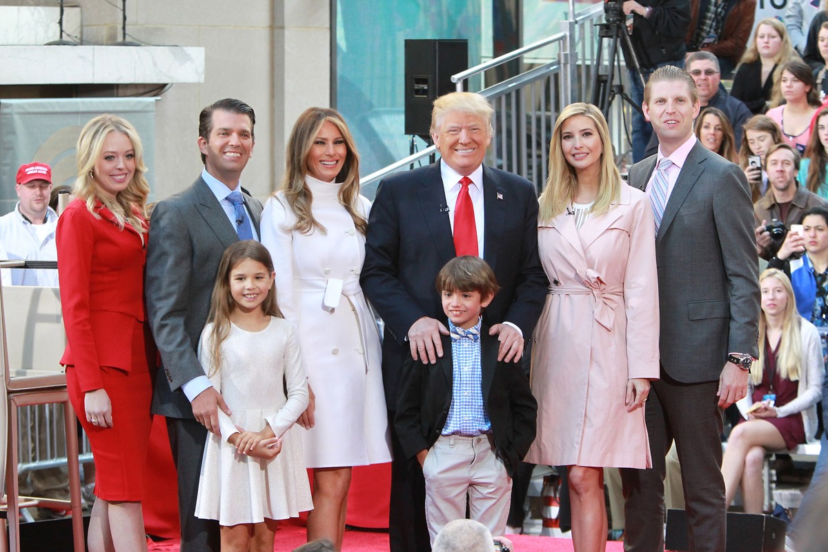 Porodica Tramp objavila fotografije sa venčanja Tifani Tramp i Majkla ...