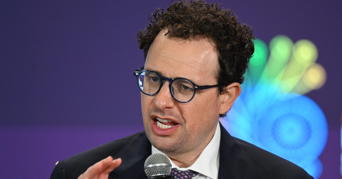 Anthropic launches AI agents for Wall Street's grunt work | Business ...