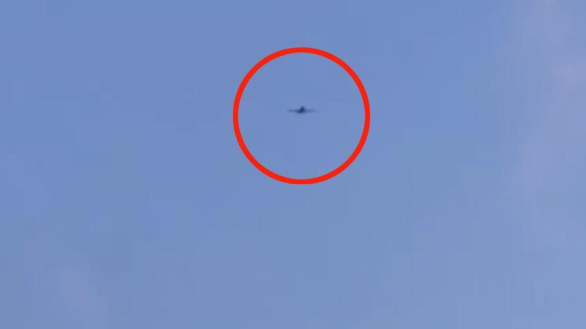 Pogledajte kako je sinoć izgledalo nebo iznad Moskve: Zatvorena tri aerodroma - Blic