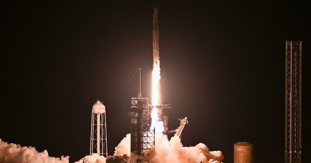 SpaceX rockets returning to Earth are causing delays and disruption to ...