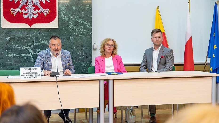 Warszawa. Jarosław Dąbrowski ponownie przewodniczącym rady - Informacje