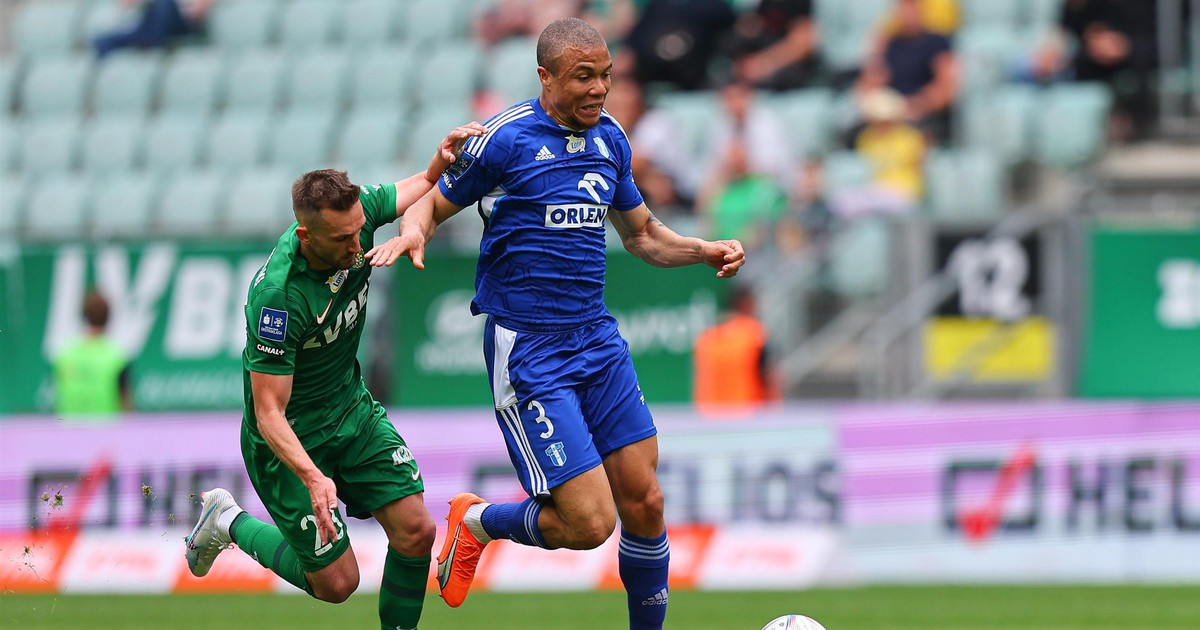 Steve Kapuadi zostanie piłkarzem Legii Warszawa. Nowy transfer Legii ...