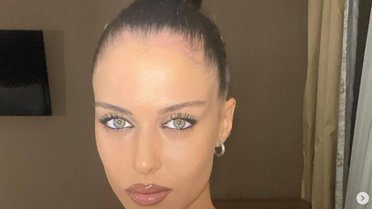 Pevačica Mahrina napadnuta u tržnom centru u Beogradu: "Ugrožena mi je bezbednost" - Blic