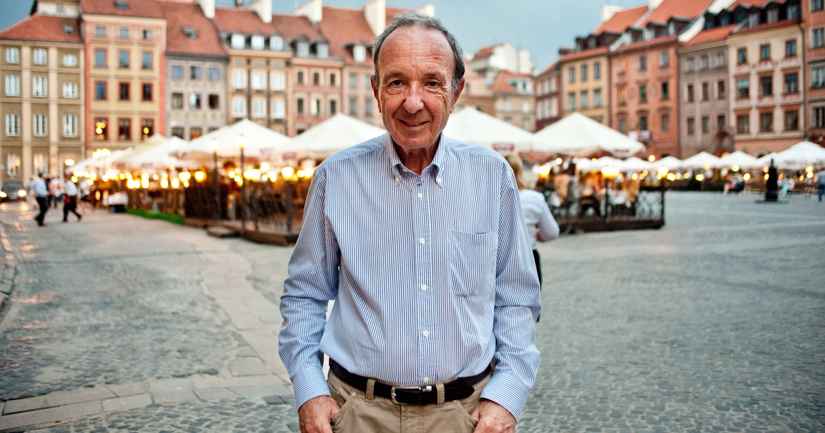 Daniel Passent nie żyje. Szczegóły pogrzebu dziennikarza. Gdzie spocznie?