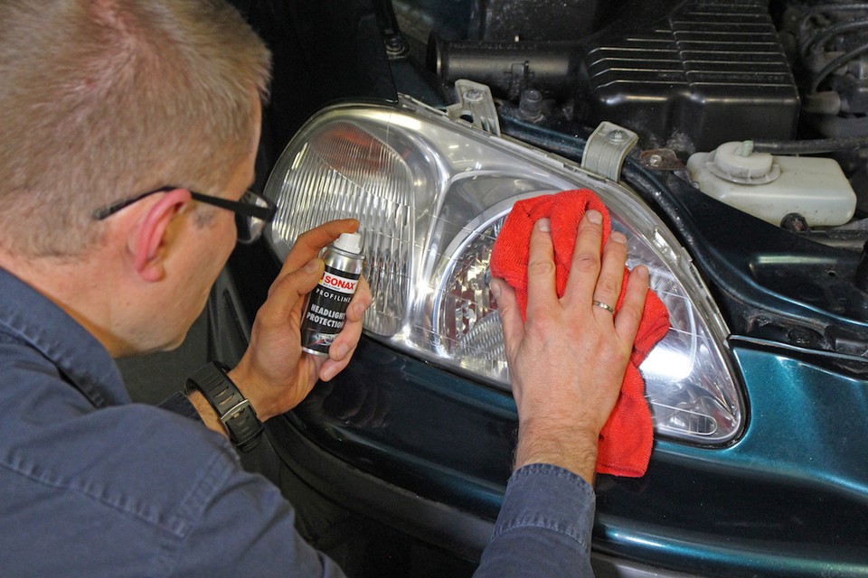 Jak samodzielnie wypolerować reflektory?