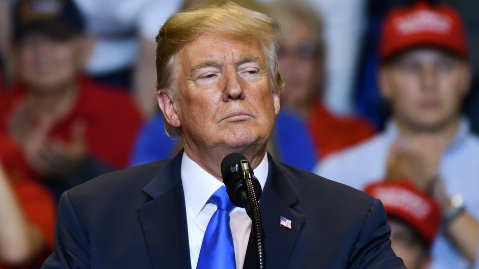 Skandaliczny gest Donalda Trumpa. Ekspertka: przykład degradacji urzędu ...