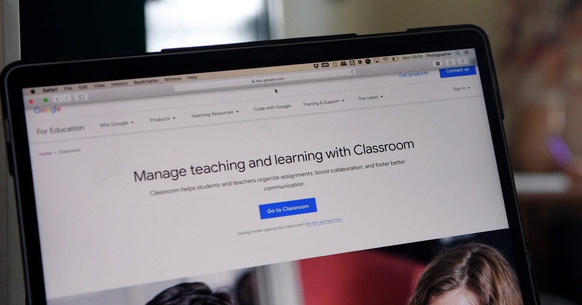 How to log in to Google Classroom and access your course materials on a ...