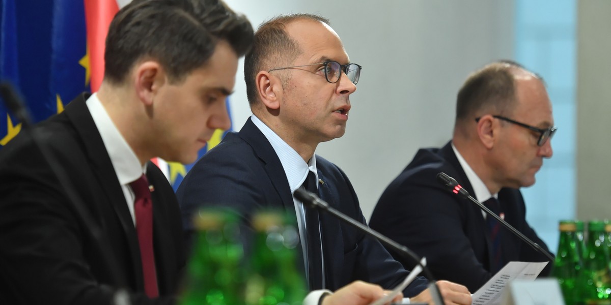 Komisja do spraw afery wizowej powołała biegłych - Wiadomości