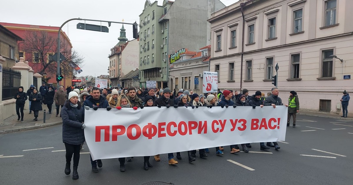 Studentski protest: Šetnja u Novom Sadu, u Beogradu blokada saobraćaja ...