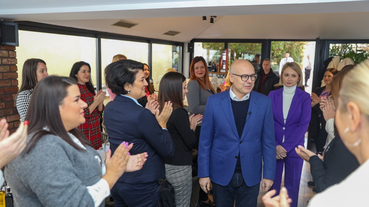 Vučević: Žene su stub svake porodice - Blic