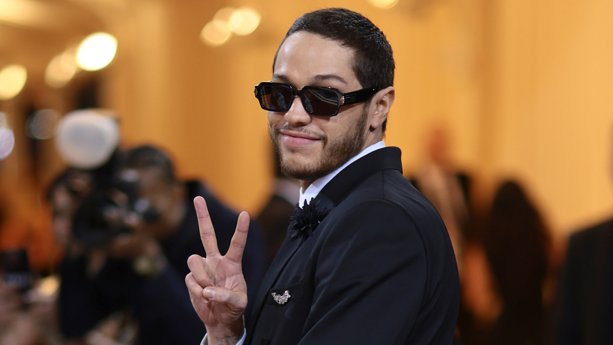 Pete Davidson teljesen kopasz lett, és meglepően jól áll neki - Glamour