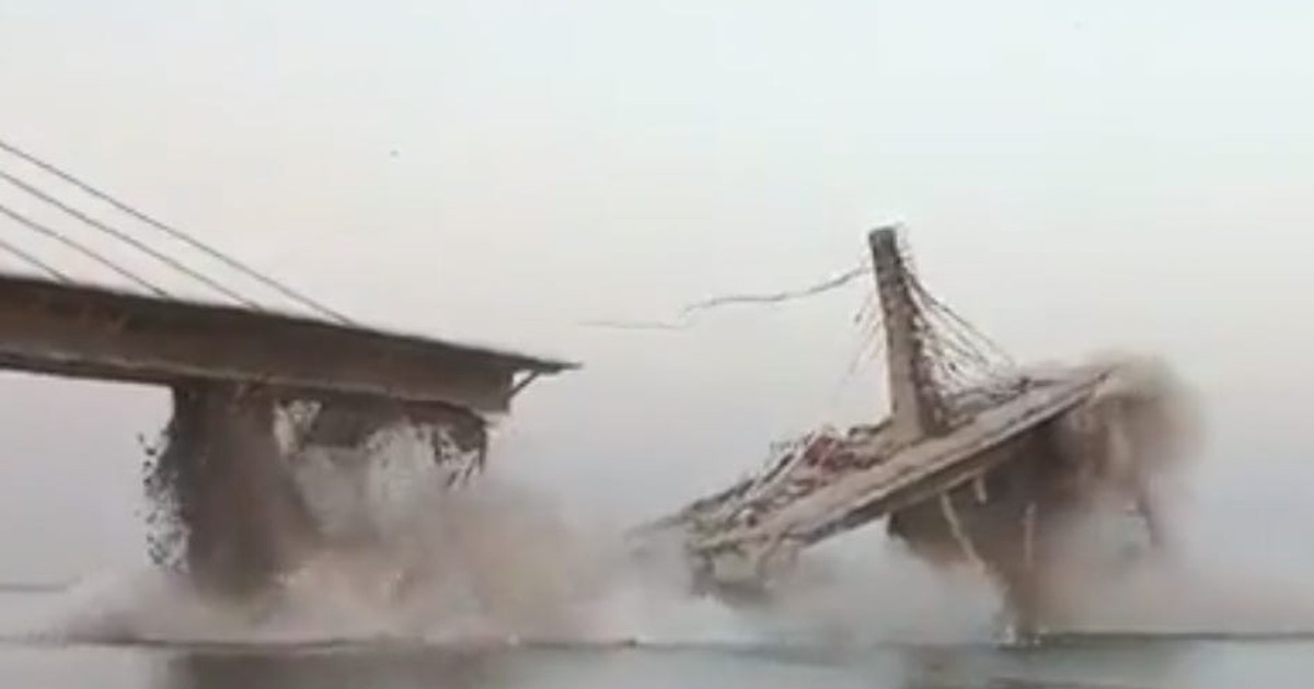 A suspension bridge in India collapsed for the second time in 2 years ...