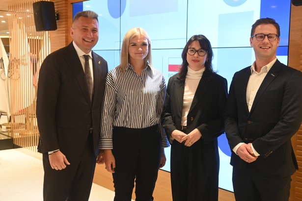 PKOl ma nowego sponsora. To się ministrowi sportu nie spodoba - Dziennik.pl