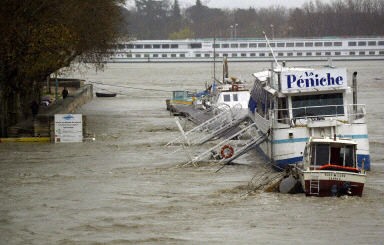 Powódź stulecia we Francji - Wiadomości