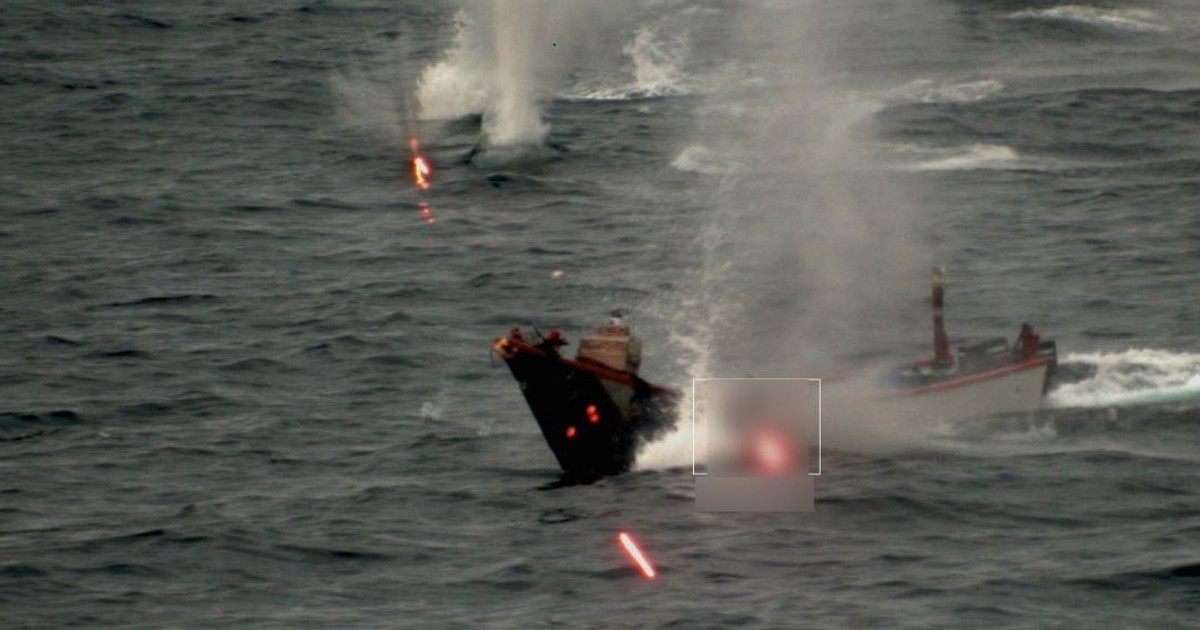 New military photo captures a NATO warship taking out an explosive ...