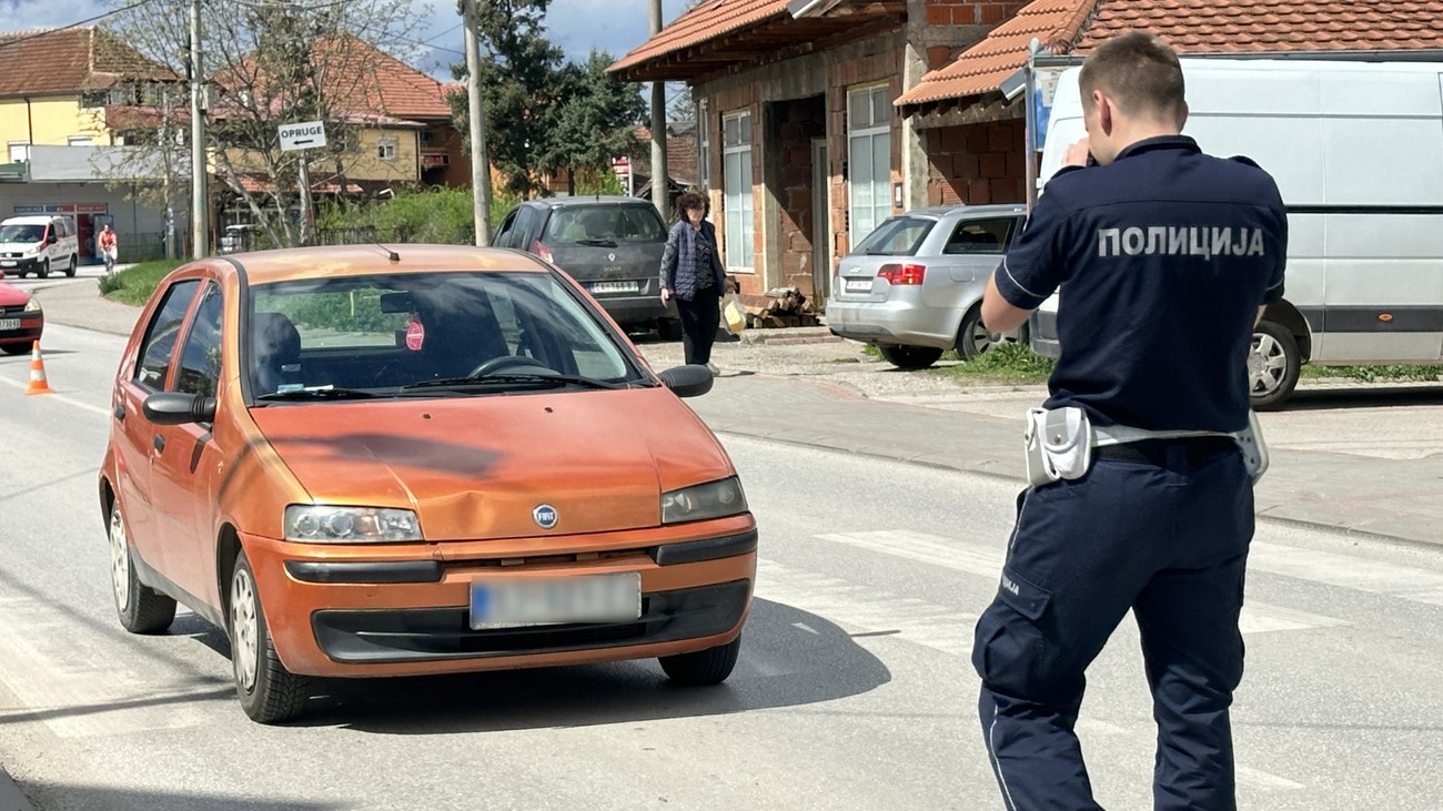 Kolima udario dete (8) na pešačkom prelazu: Nesreća u Čačku, dete hitno prevezeno u bolnicu - Blic