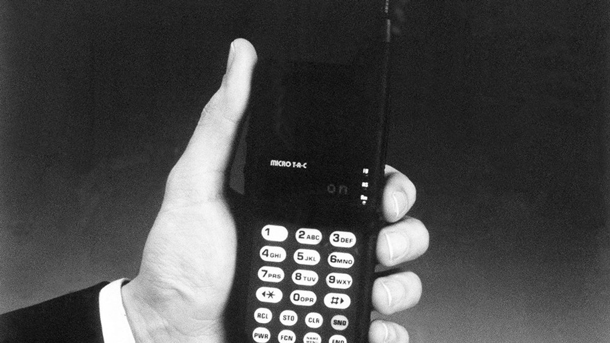 Nepunih 100 godina od pojave mobilnog telefona: ISTORIJA U SLIKAMA - Blic