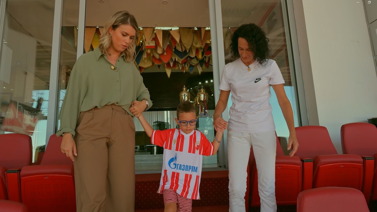 Braca ne može samostalno da hoda, ali obožava fudbal i "Crvenu zvezdu ...