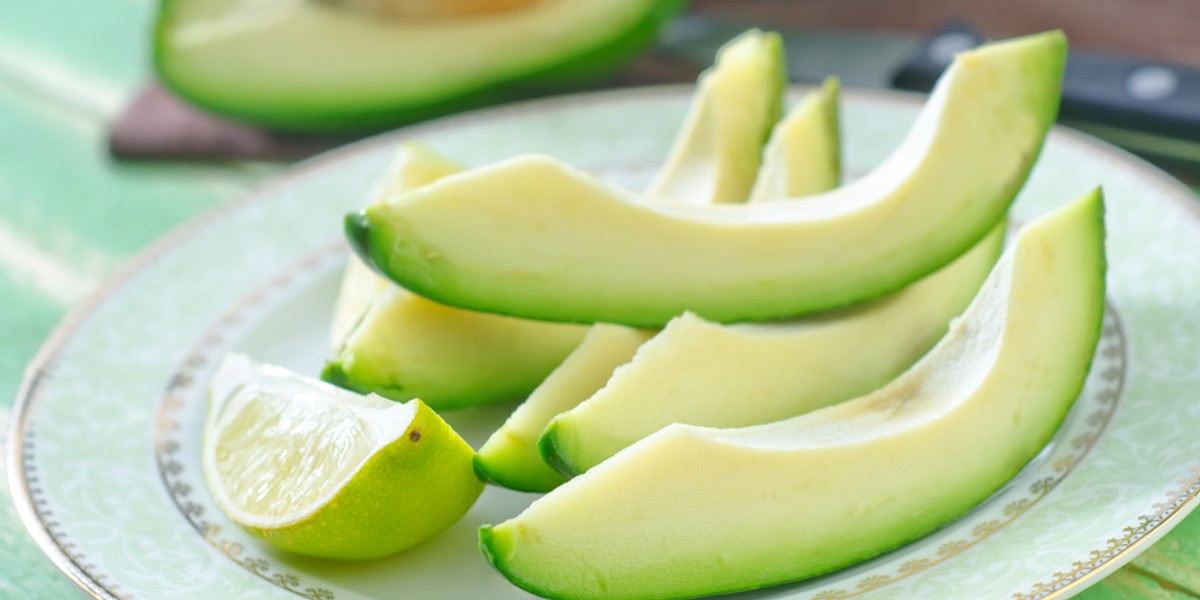 Awokado - jak jeść, właściwości i kalorie. Przepisy: pasta i sałatka ...