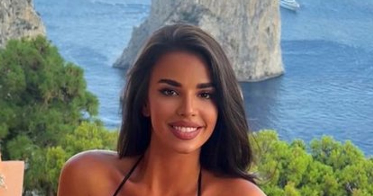 Ivana Knoll tym razem w skąpym bikini pokazuje aż za dużo. Pikantne kadry