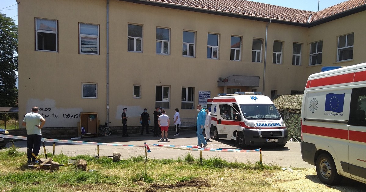 NAPADNUT MEDICINSKI RADNIK U NOVOM PAZARU Muškarac razbio staklo na ...